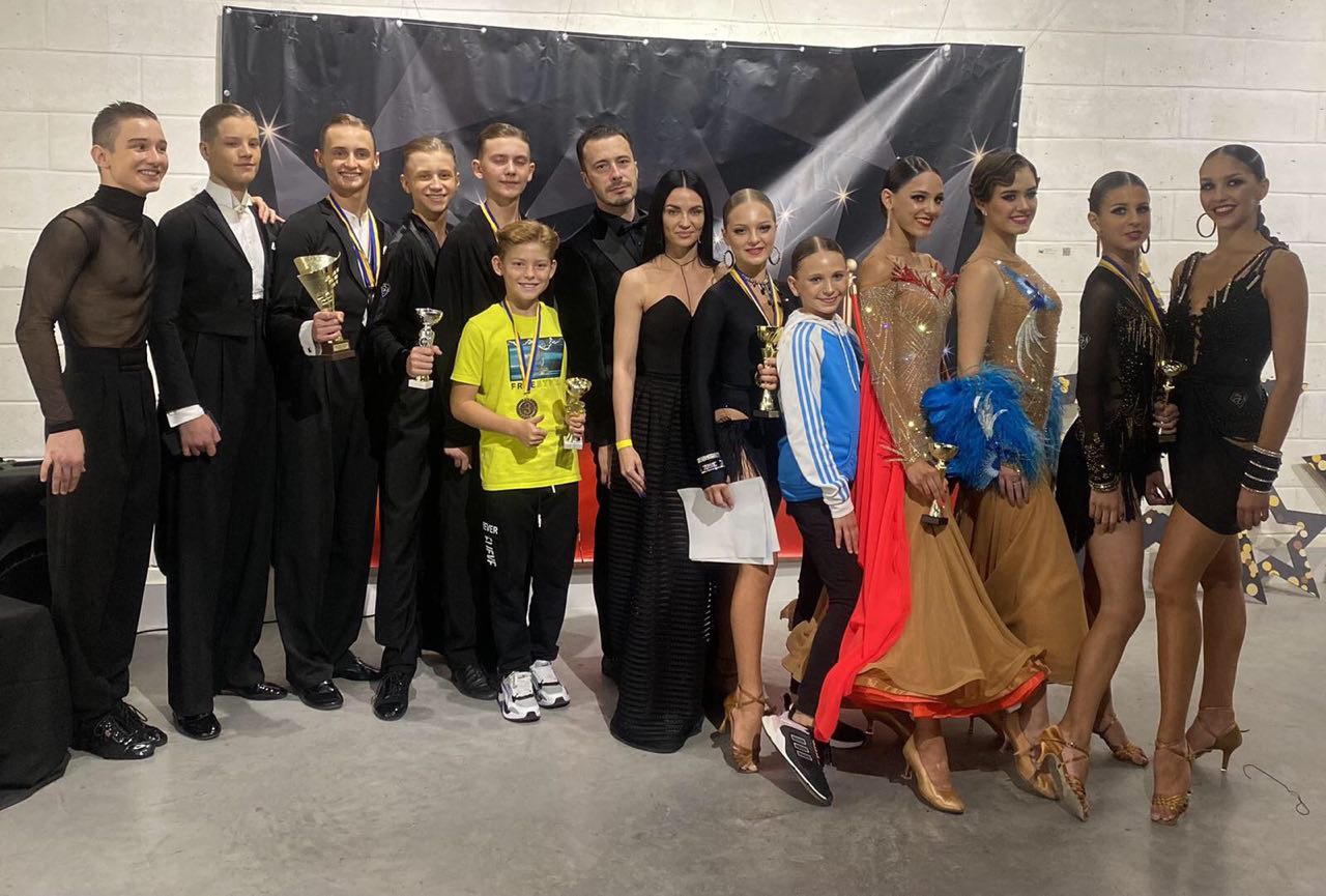 Вінницькі танцюристи із ансамблю «Грація» підкорили паркет «Volyn Dance ...